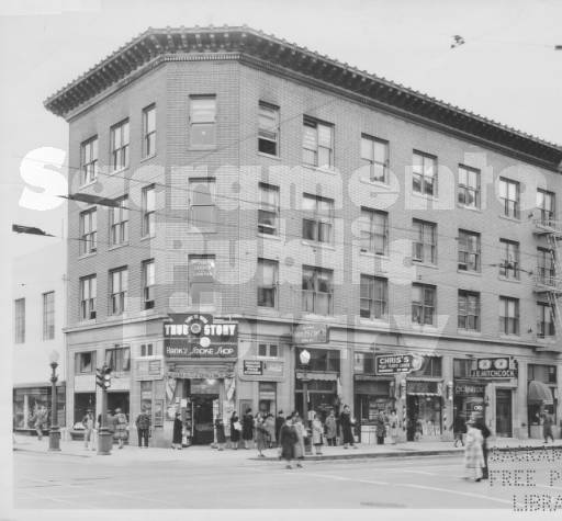 Mitau Building - Nacht & Lewis